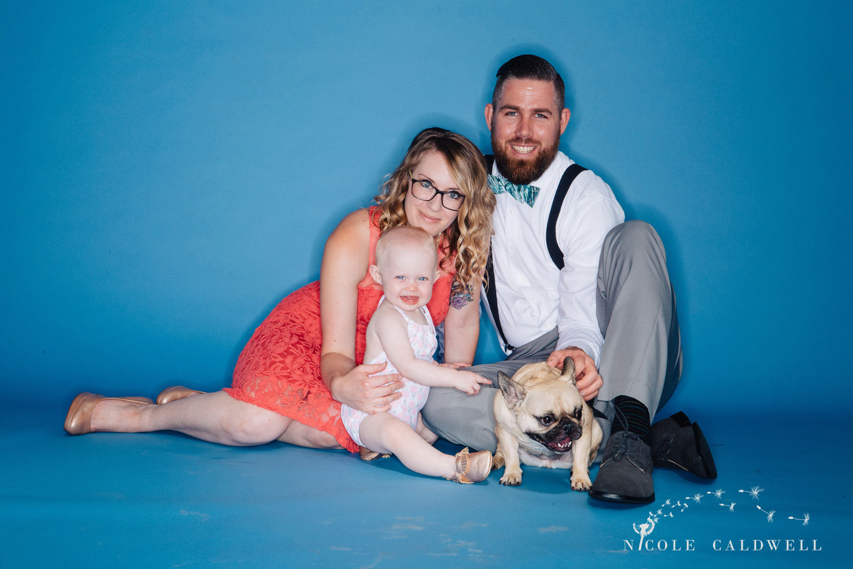 Colored Bright Backdrop | Family Photography in the Studio - Nicole ...